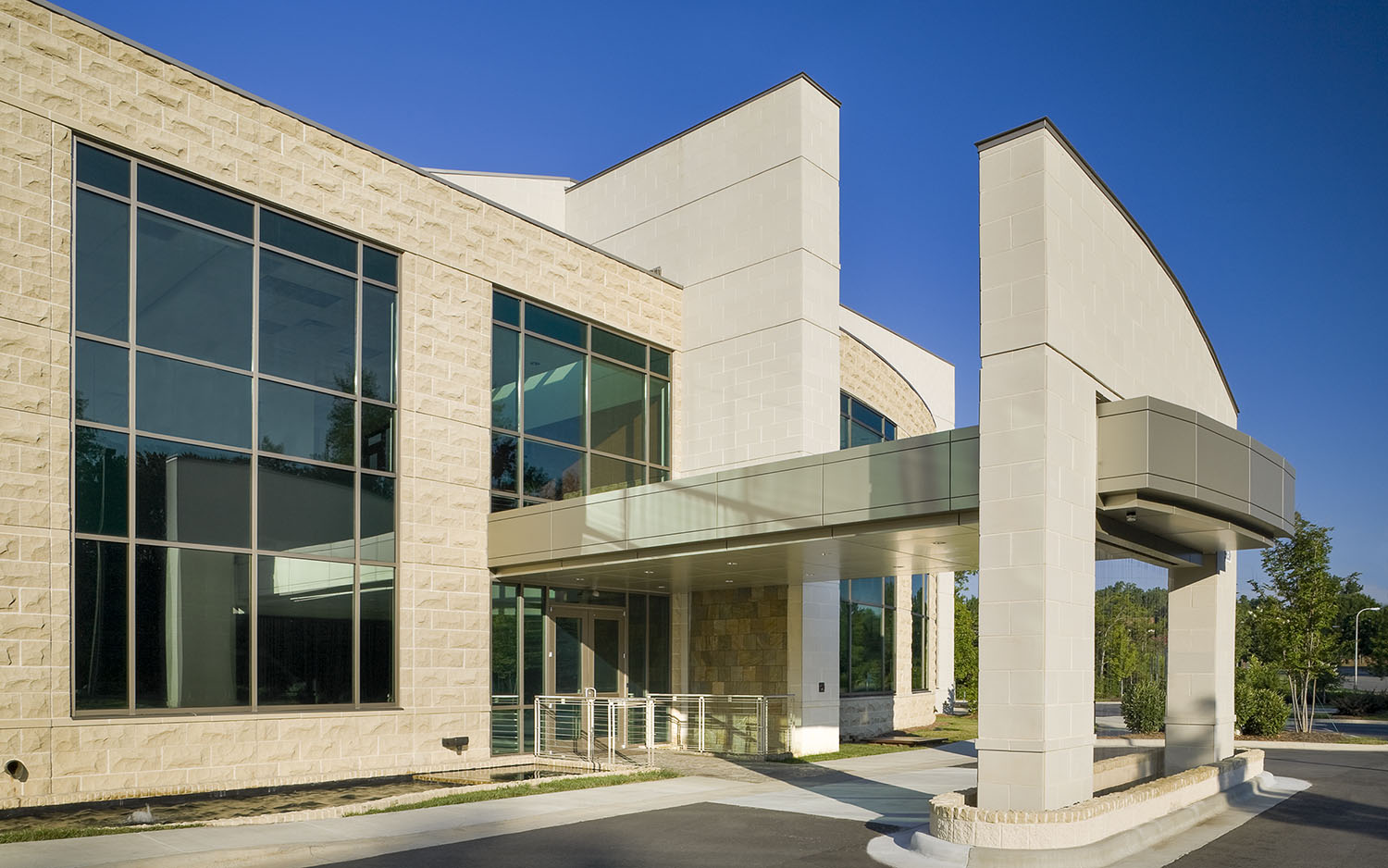 Center for advanced medicine_exterior1_web – WGM Design