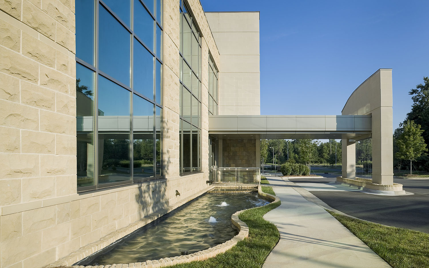 Center for advanced medicine_exterior2_web – WGM Design